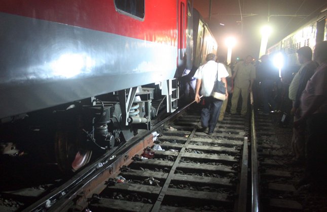 Train derails from track
