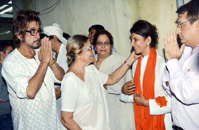 Bollywood stars attend prayer meet for actor Jagdish Raj