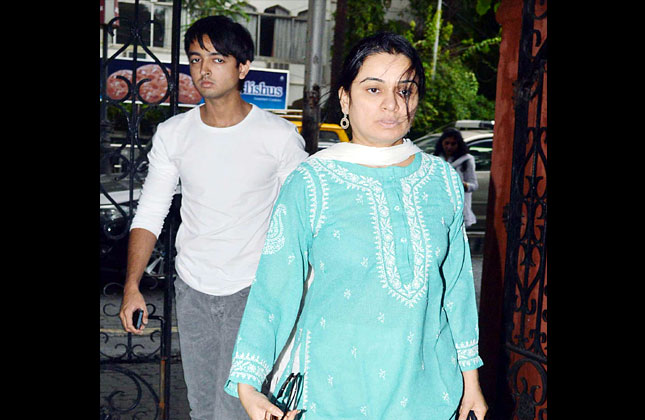 Bollywood stars attend prayer meet for actor Jagdish Raj