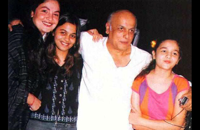 Unseen pics of Bollywood stars with their families