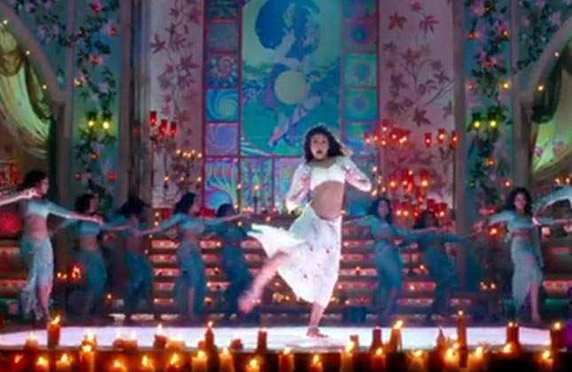 Priyanka Chopra's sexy modern mujra