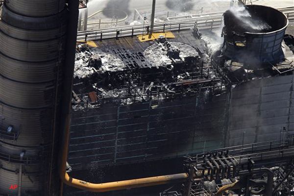Chevron oil refinery fire in US